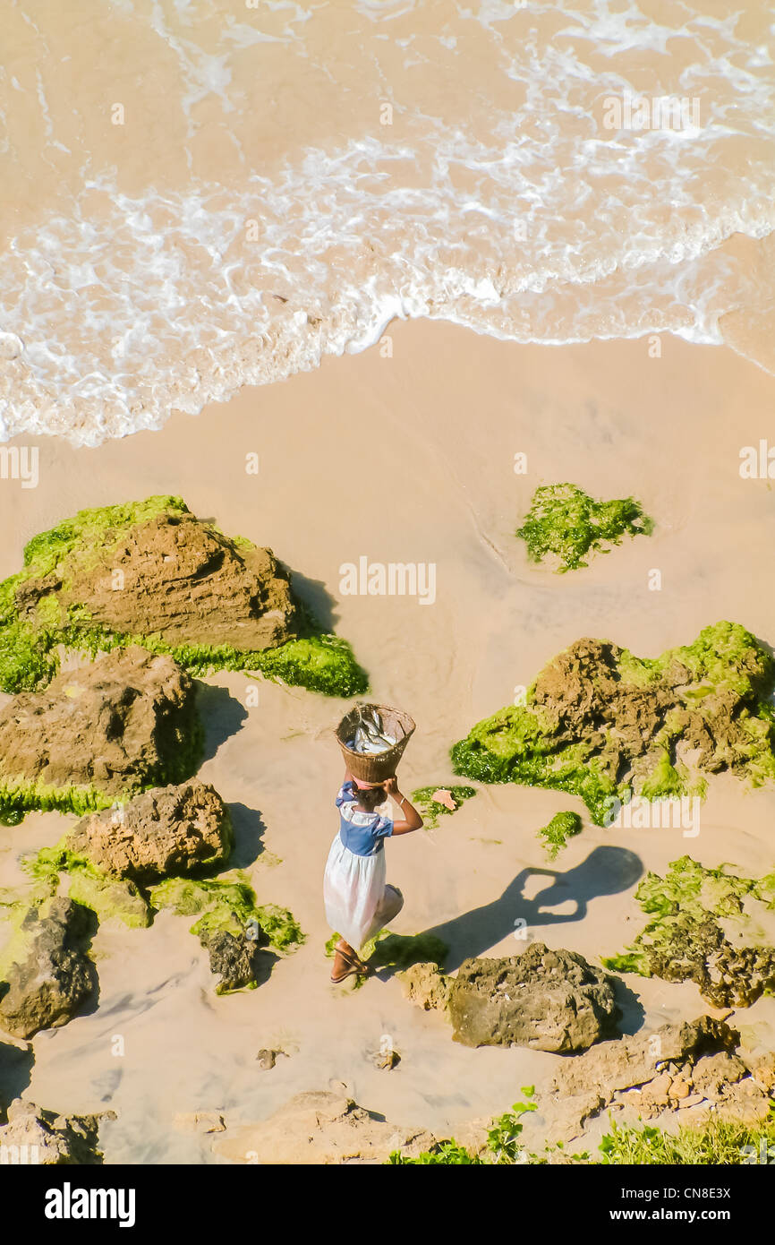 Back from fishing in Fort Dauphin (Tolagnaro), southern Madagascar ...