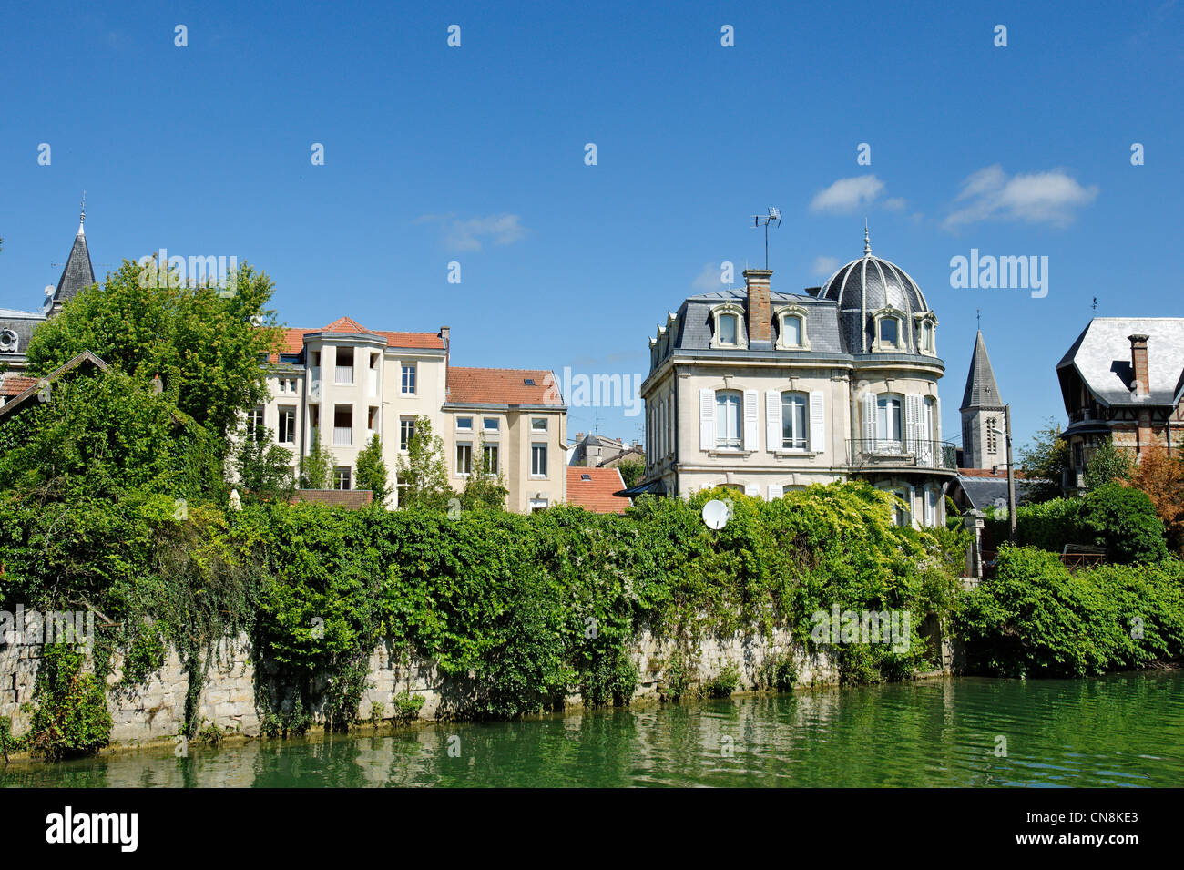 France, Meuse, Verdun, mansion on the banks of the River Meuse seen ...