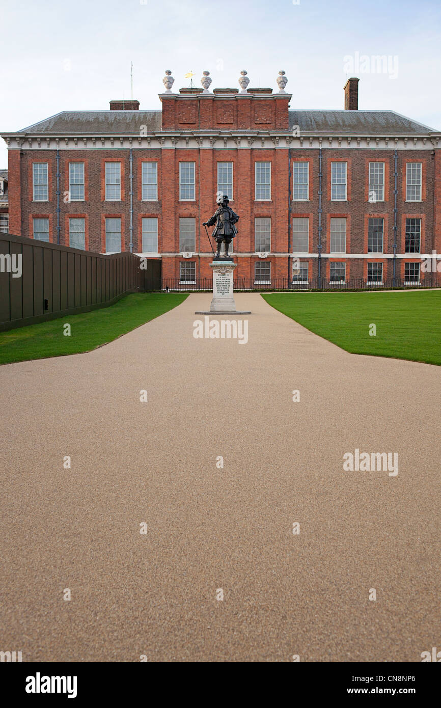 Statue william orange kensington palace hi-res stock photography and ...