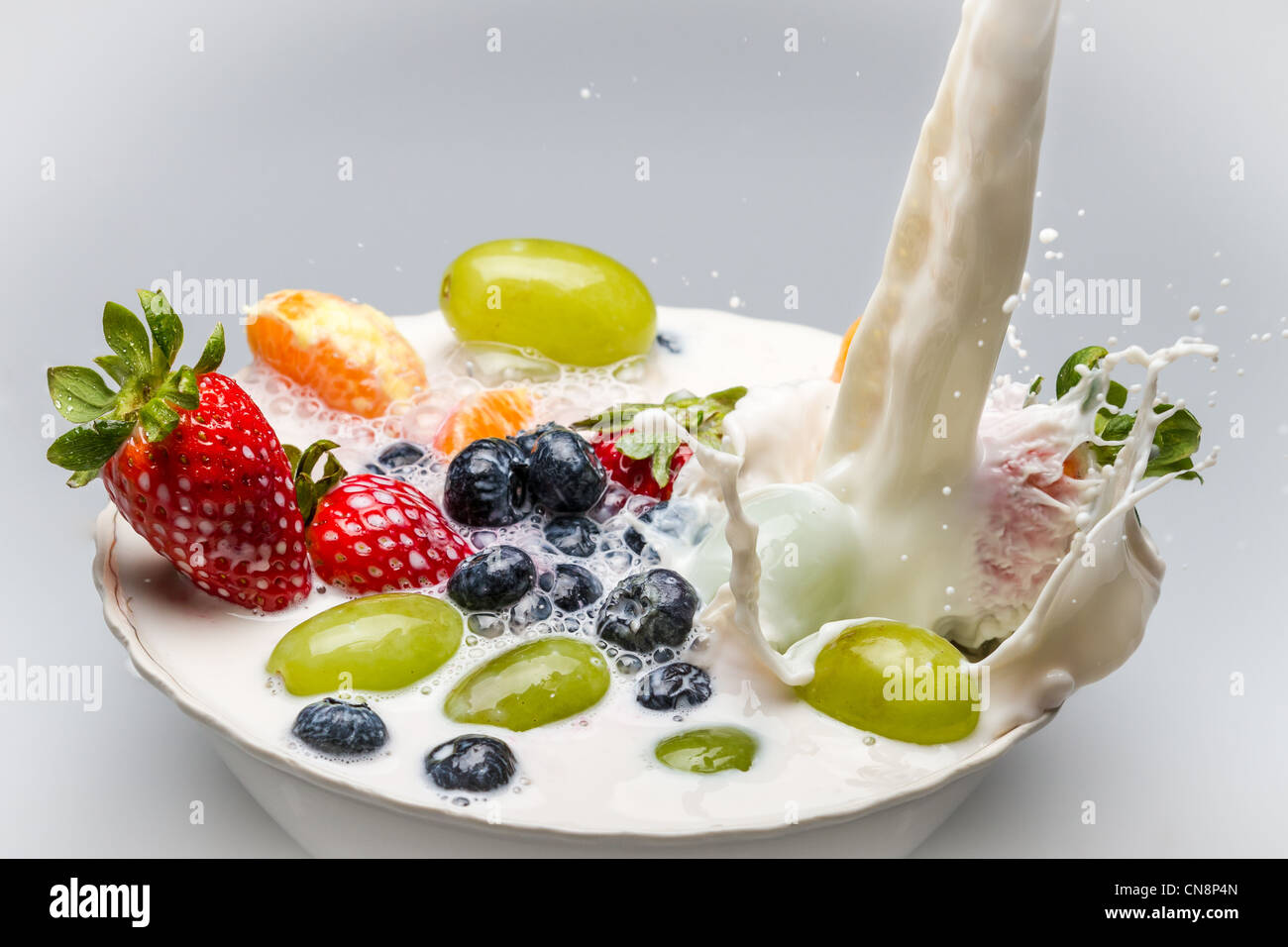 Moving fruit hi-res stock photography and images - Alamy