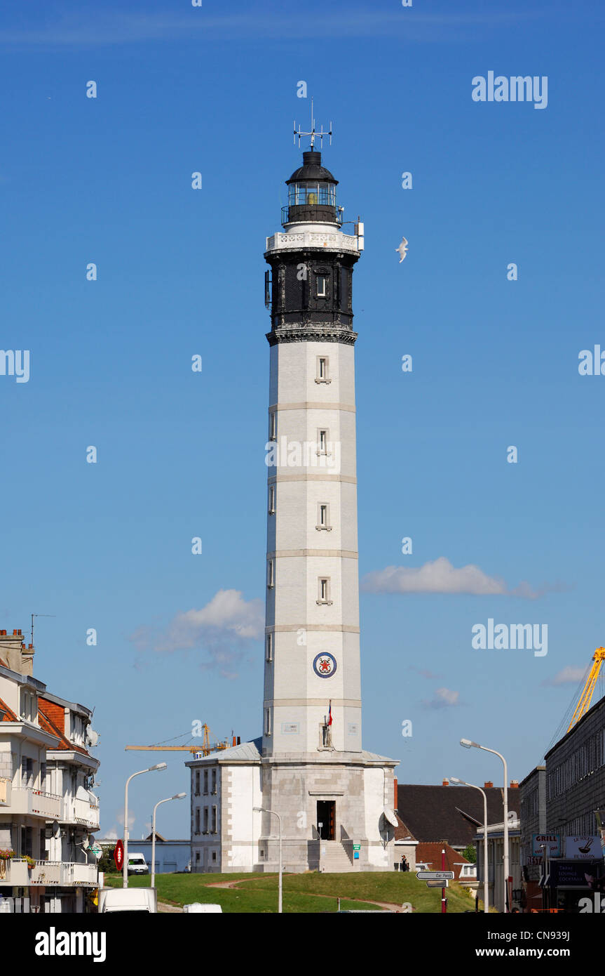 Calais lighthouse hi-res stock photography and images - Alamy