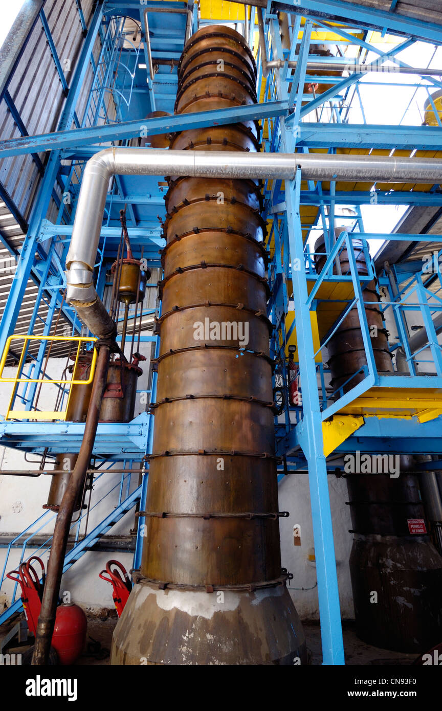 Distillation column rum hi-res stock photography and images - Alamy