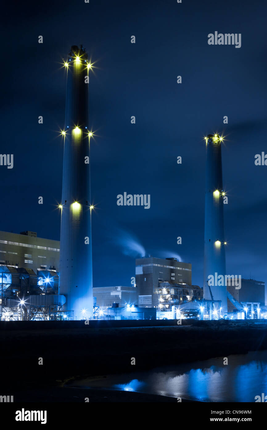 Power plant industry long exposure hi-res stock photography and images ...