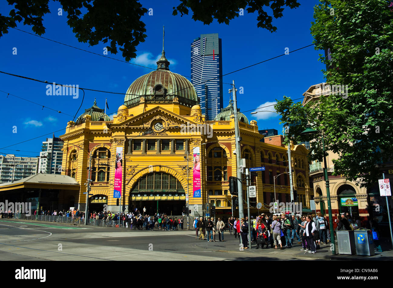 Flinders street station facade hi-res stock photography and images - Alamy