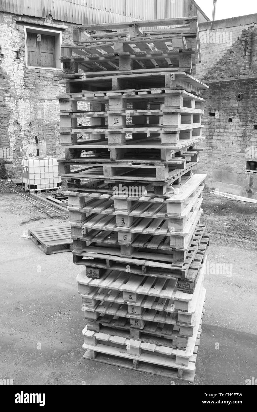 Pallet Black and White Stock Photos & Images - Alamy