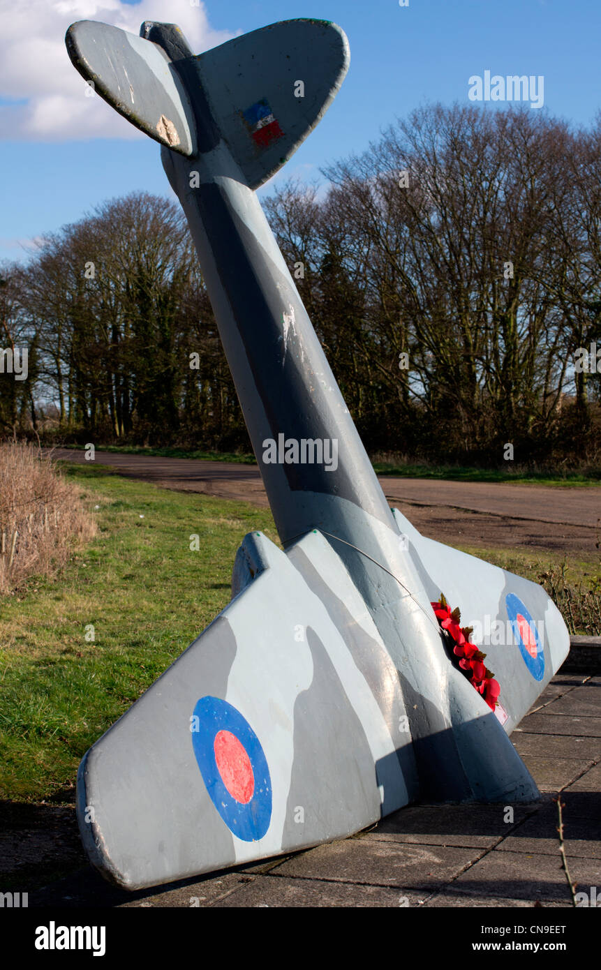 Raf memorial wreath hi-res stock photography and images - Alamy