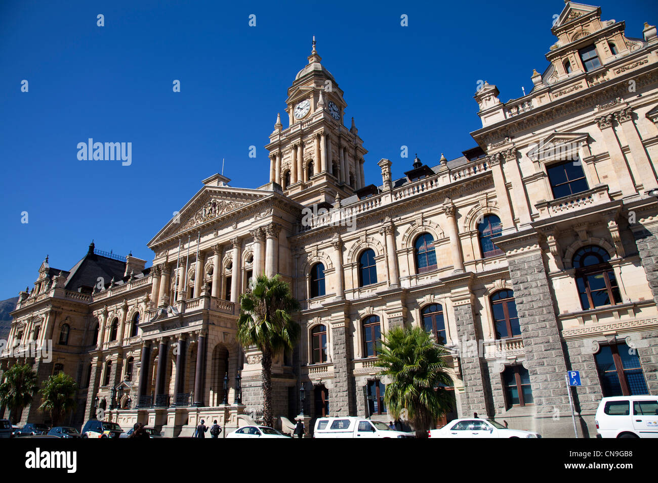 Cape town city hall and grand parade in cape town hi-res stock ...