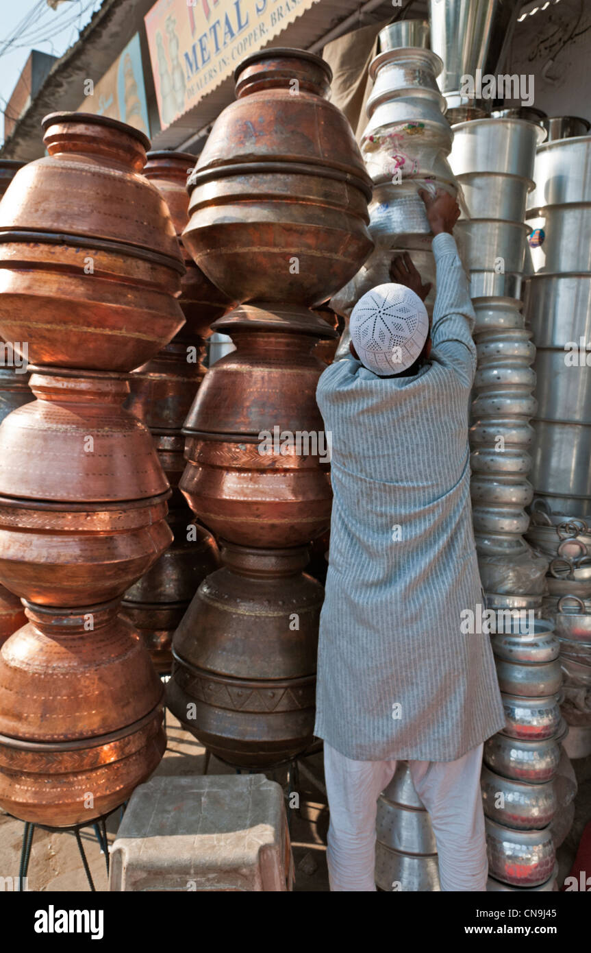 Cooking vessels hi-res stock photography and images - Alamy