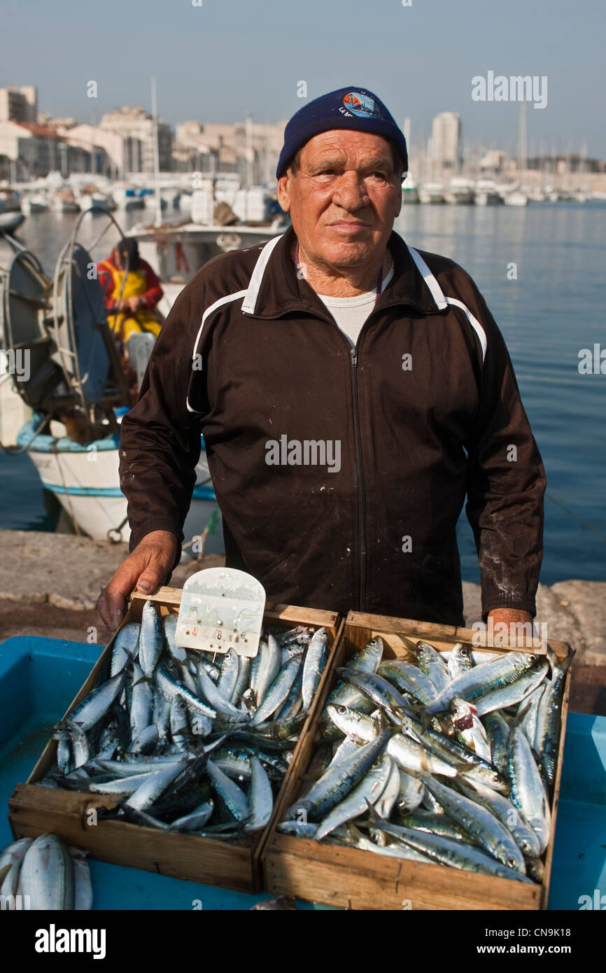 France, Bouches du Rhone, Marseille fish market on the Old Port, Dock ...