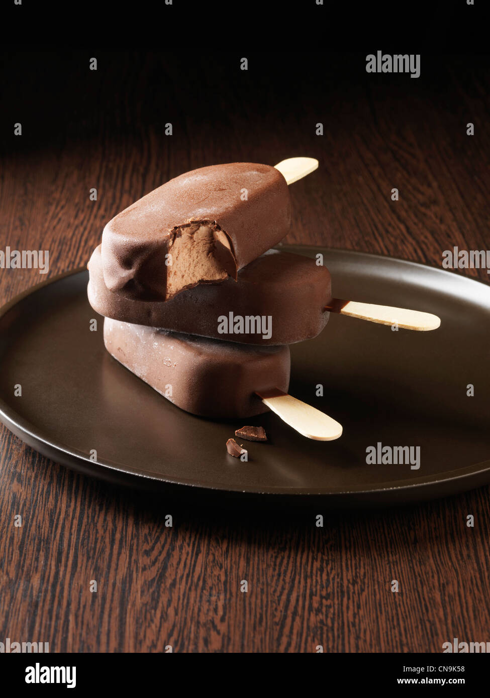 Shell chocolate hi-res stock photography and images - Alamy