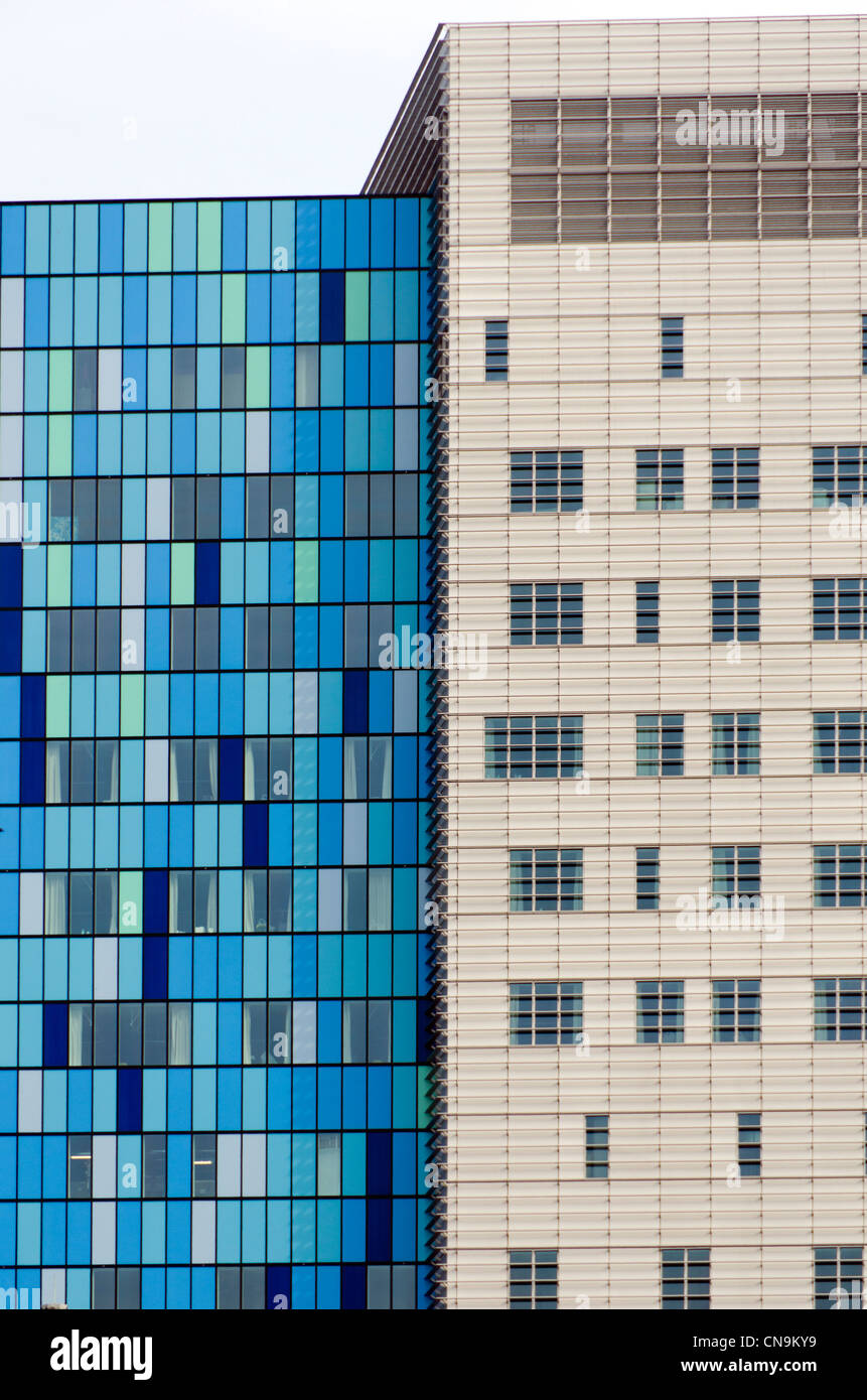 Royal london hospital building hi-res stock photography and images - Alamy