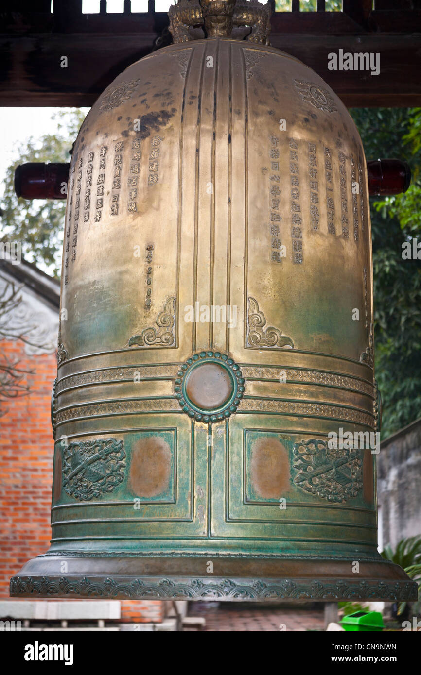 Big bell temple hi-res stock photography and images - Alamy