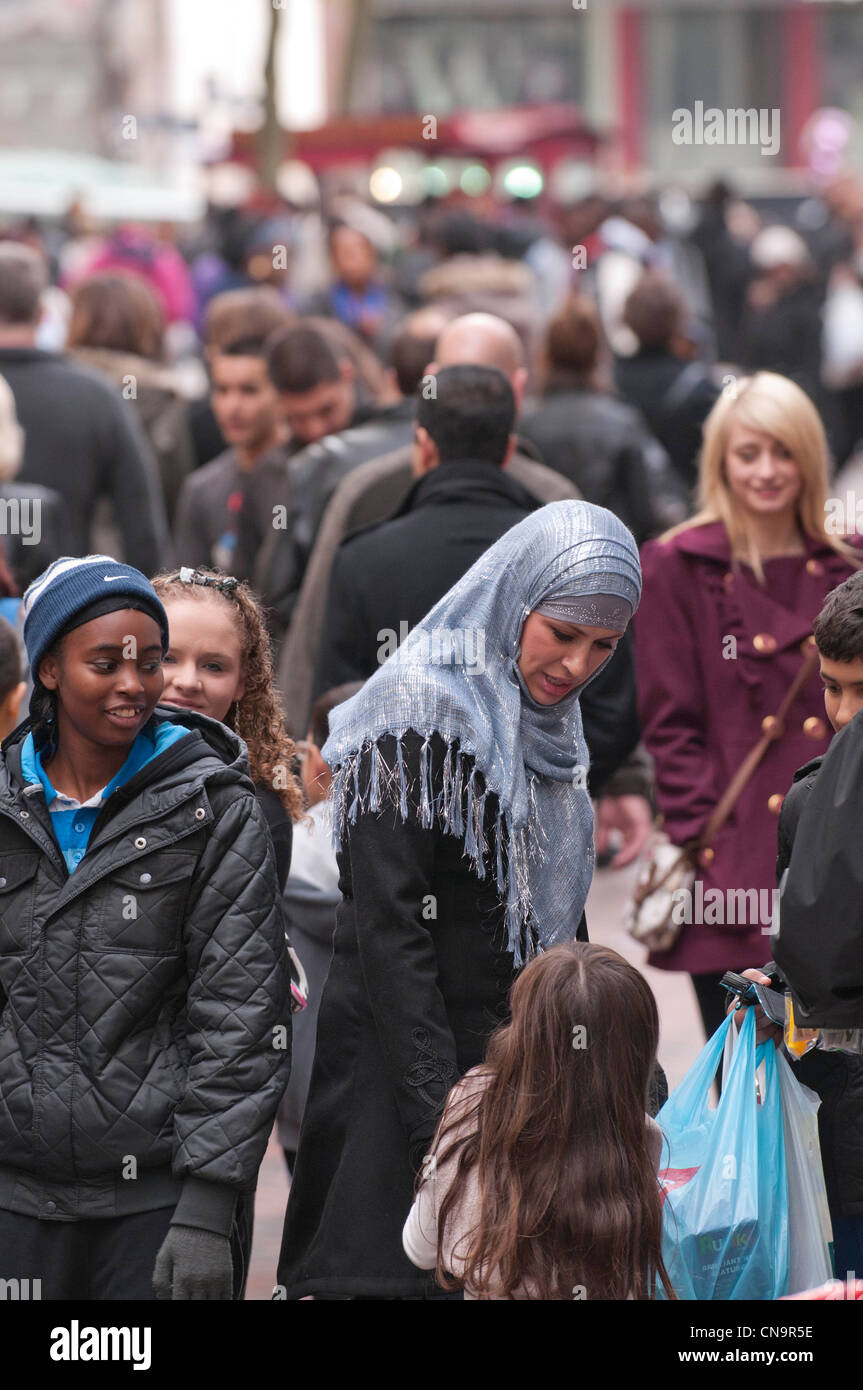 Community shopping centre shoppers hi-res stock photography and images ...