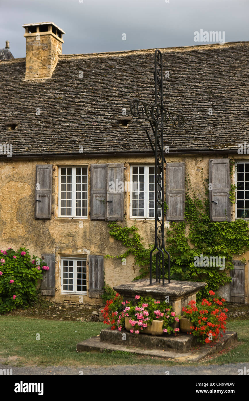 France, Dordogne, Black Perigord, Saint Genies, Old house with slate ...