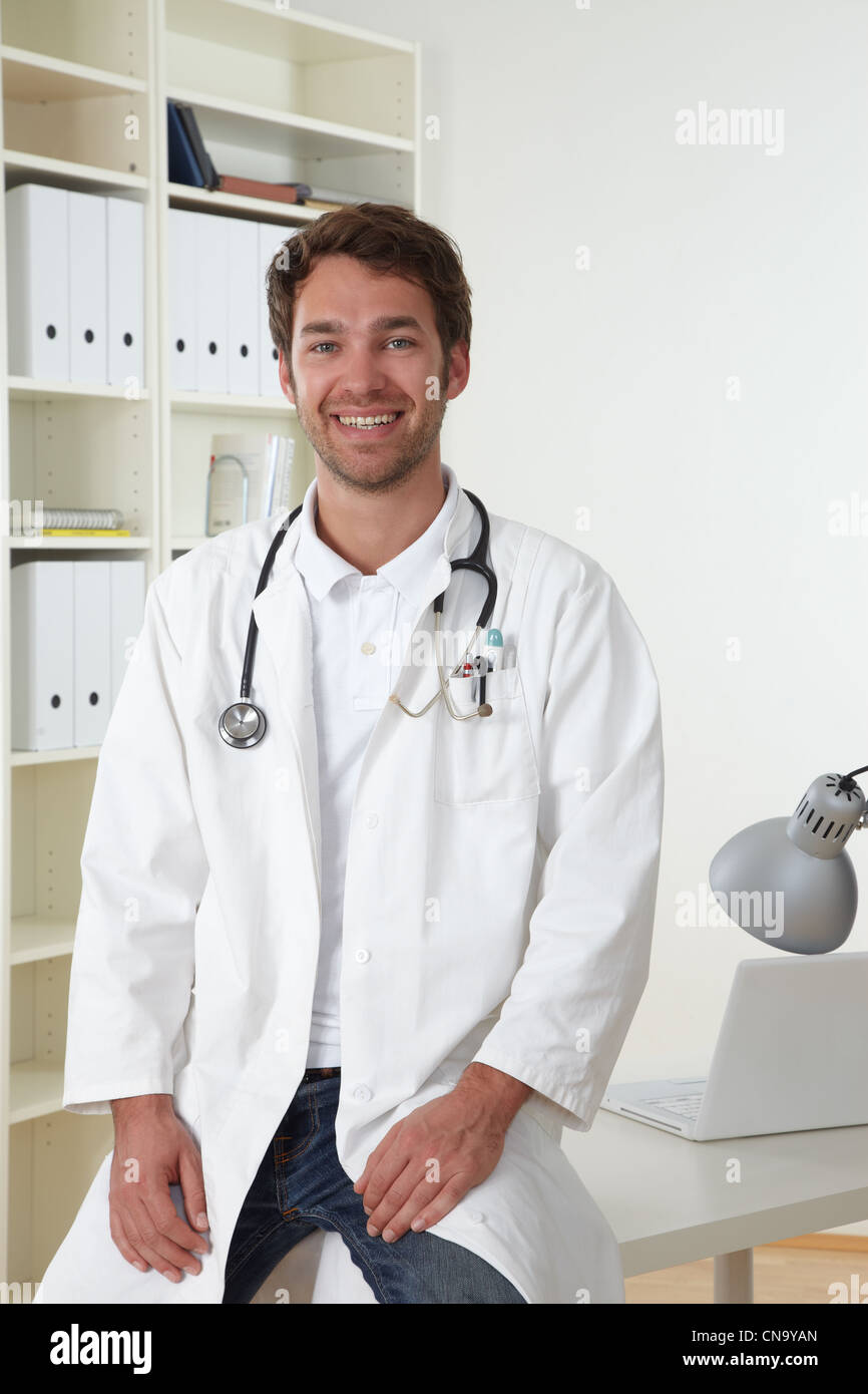 Doctor doctors practice hi-res stock photography and images - Alamy