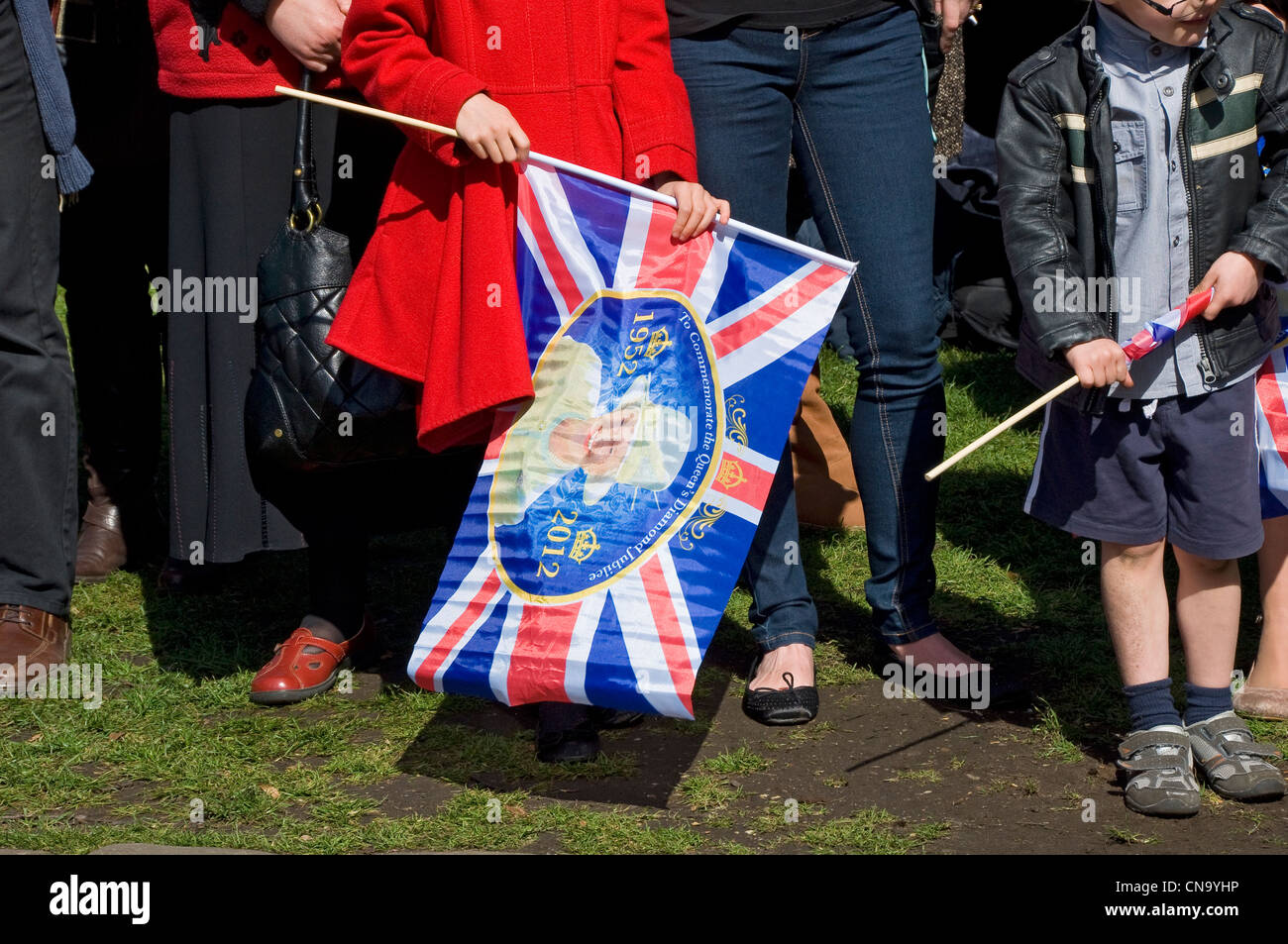Queen holding flag hi-res stock photography and images - Alamy
