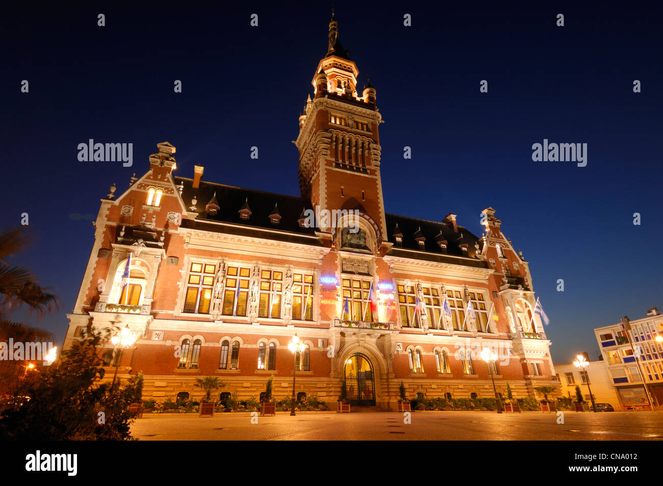 Dunkirk city hall hi-res stock photography and images - Alamy