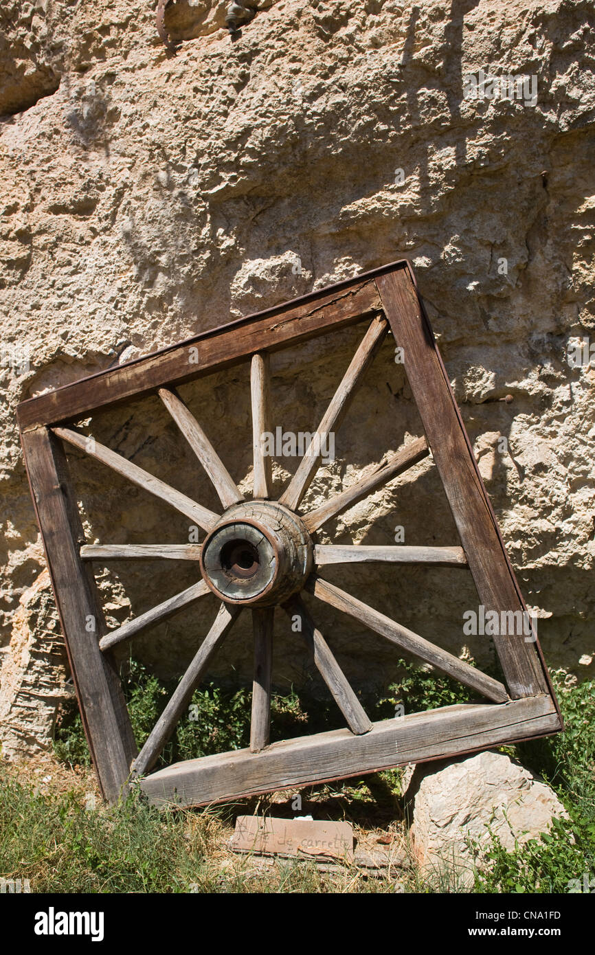Charette wheel hi-res stock photography and images - Alamy