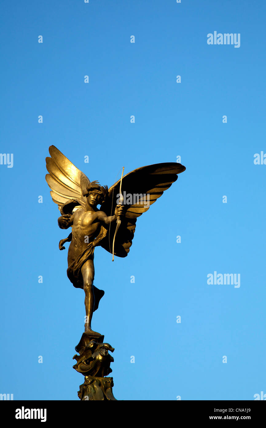 The statue of eros in piccadilly circus hi-res stock photography and ...