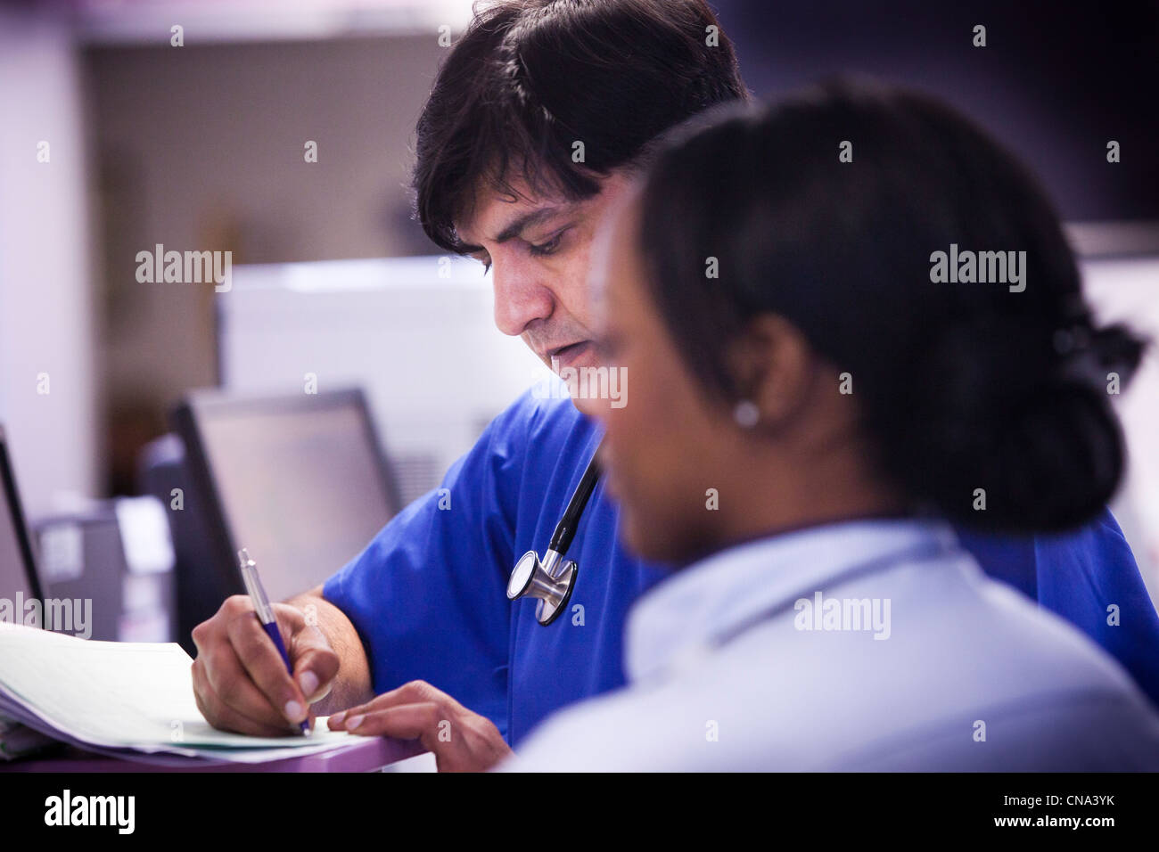 Doctor emergency department uk hi-res stock photography and images - Alamy