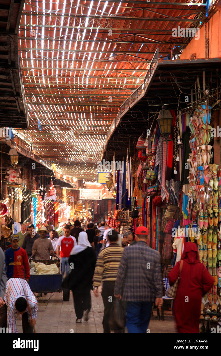 Souk marocco narrow alley hi-res stock photography and images - Alamy