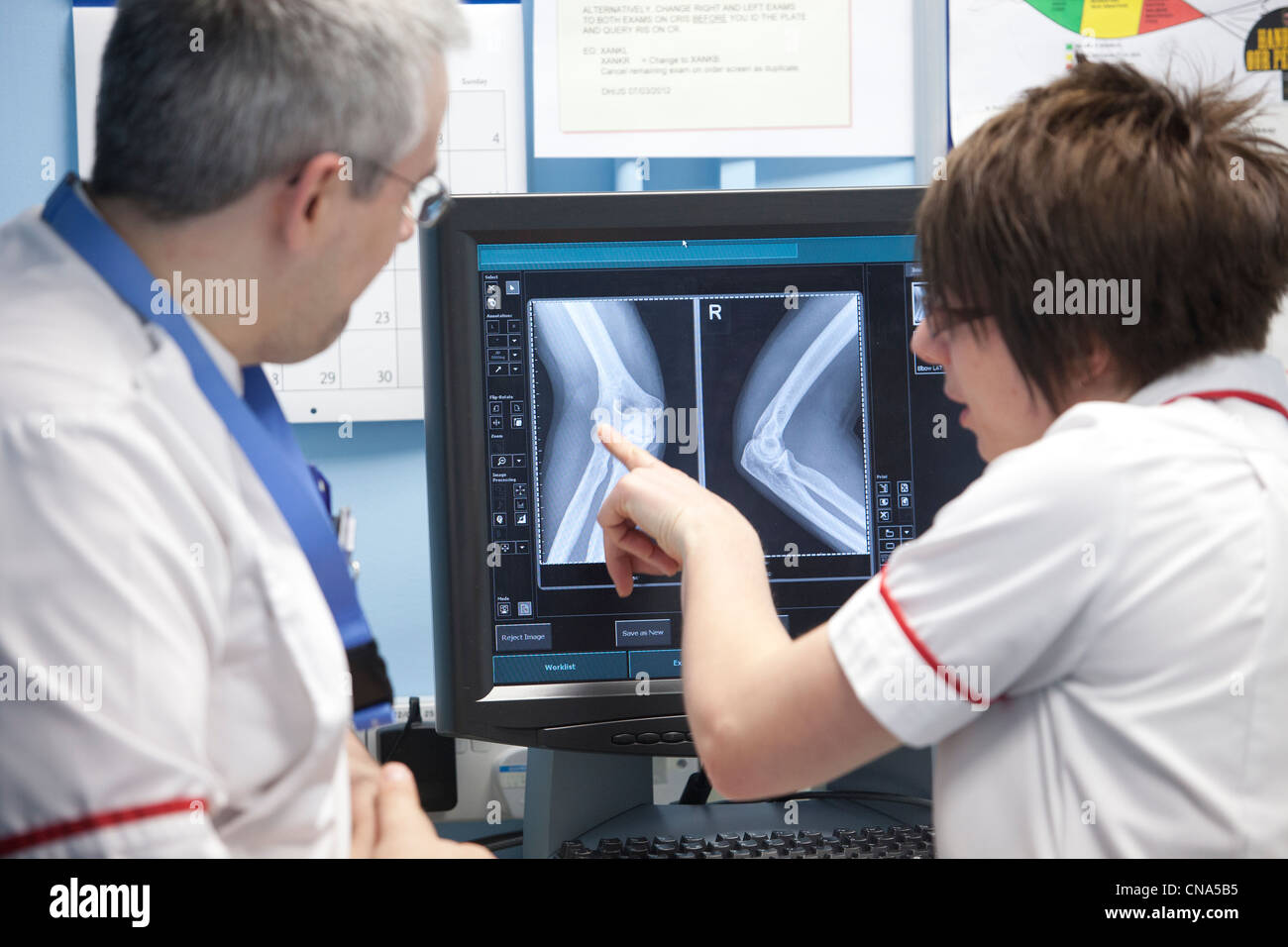 Radiographer hi-res stock photography and images - Alamy