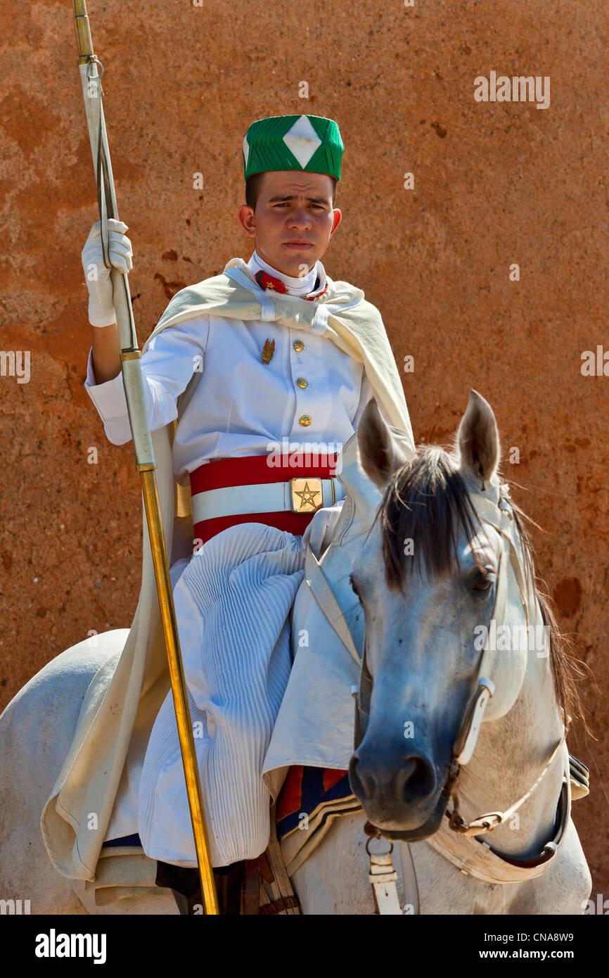 Royal guard hi-res stock photography and images - Alamy