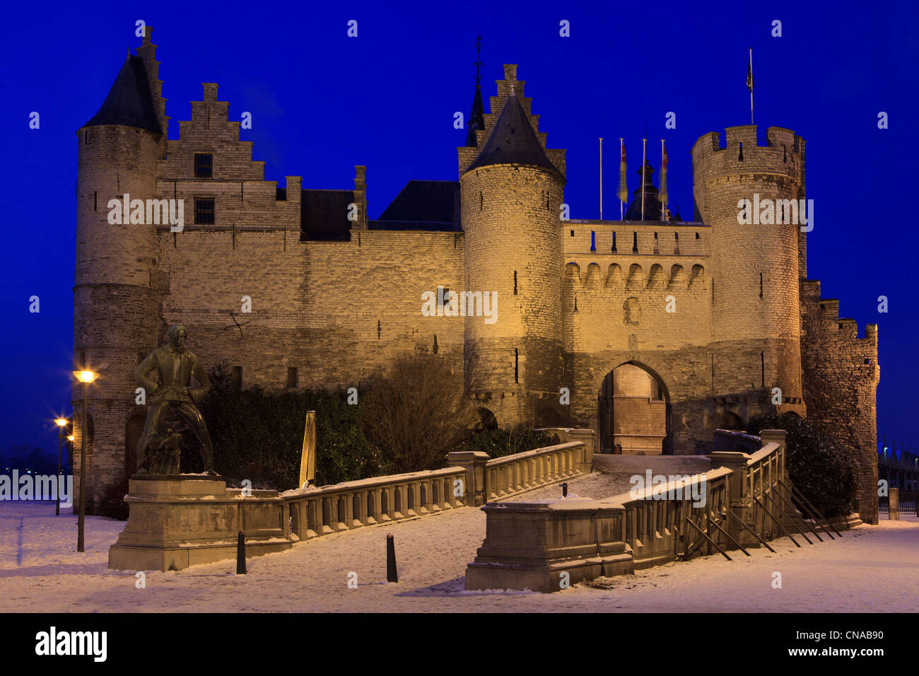 Het Steen (Antwerp Castle) during wintertime in Antwerp, Belgium Stock ...