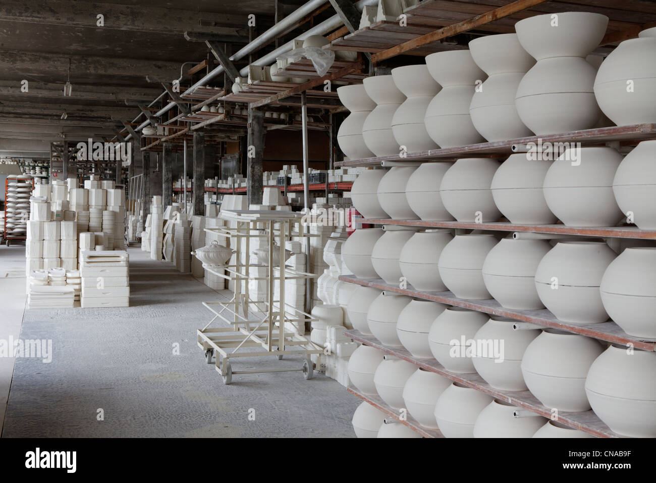 Porcelain factory hi-res stock photography and images - Alamy