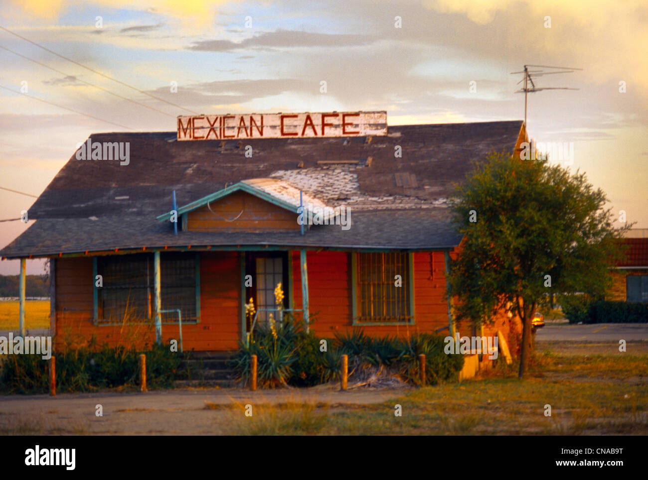 Texas Usa South Of Dallas Off I 35 Old Mexican Cafe Stock Photo - Alamy