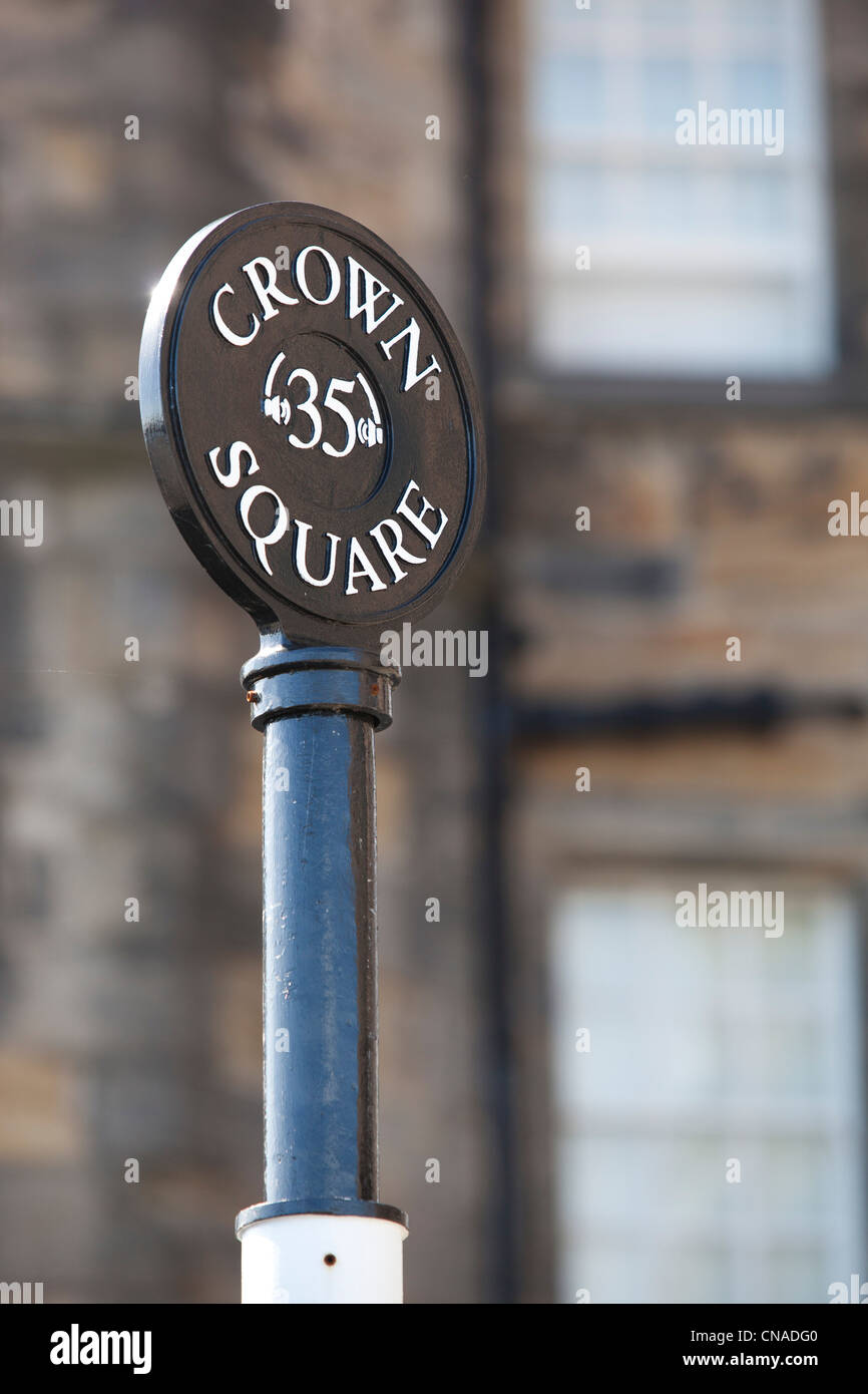 A sign for Crown Square in Edinburgh, Scotland Stock Photo - Alamy