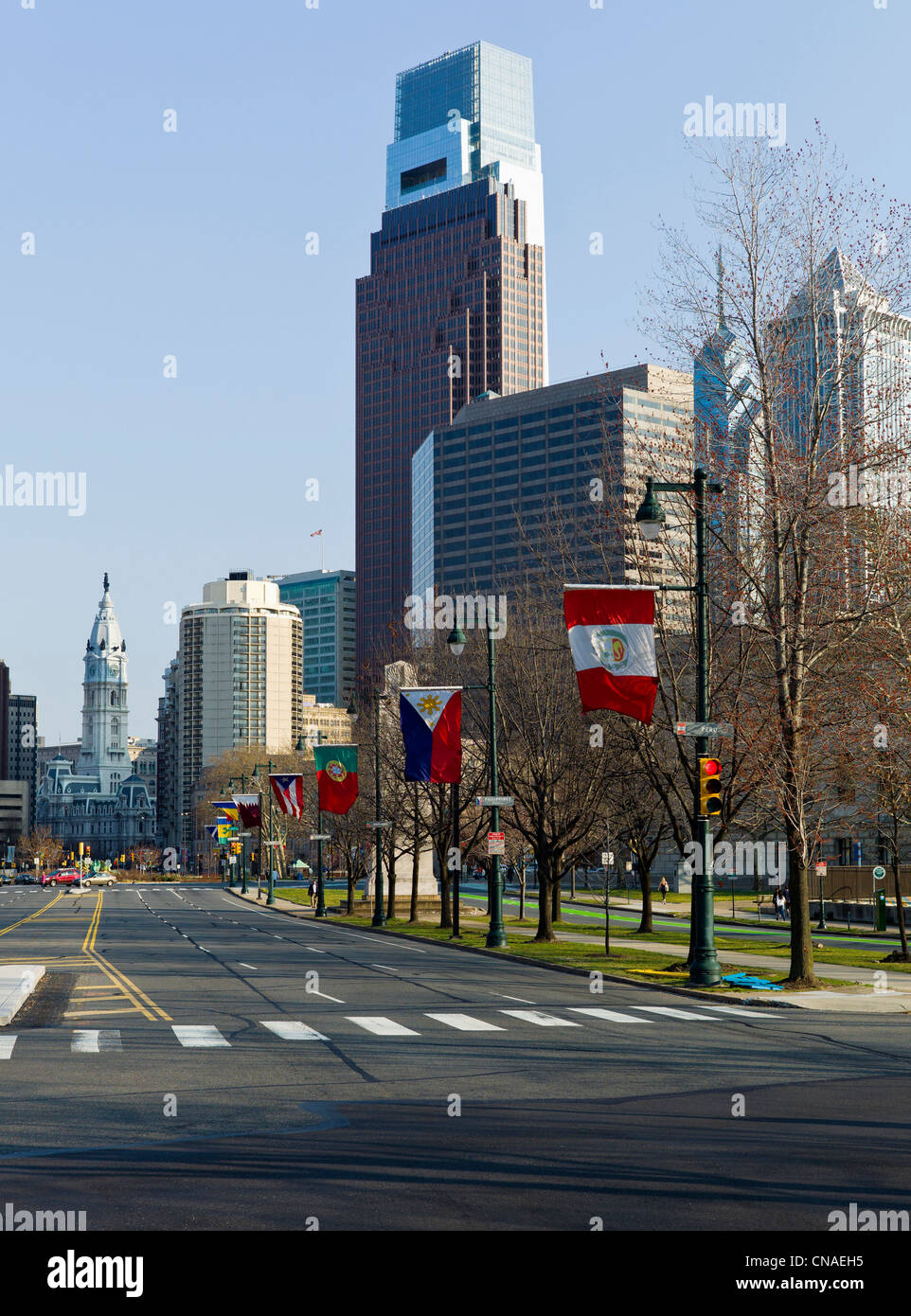 City skyline viewed from the Benjamin Franklin Parkway, Philadelphia ...