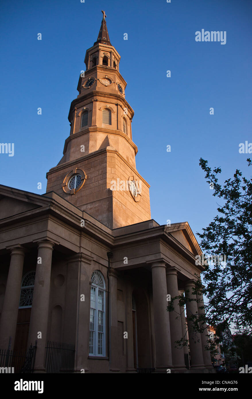 Charleston churches hi-res stock photography and images - Alamy
