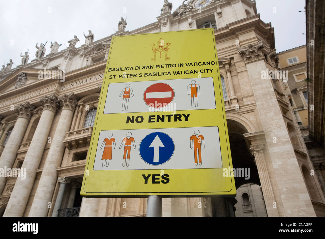 Yellow vatican hi-res stock photography and images - Alamy