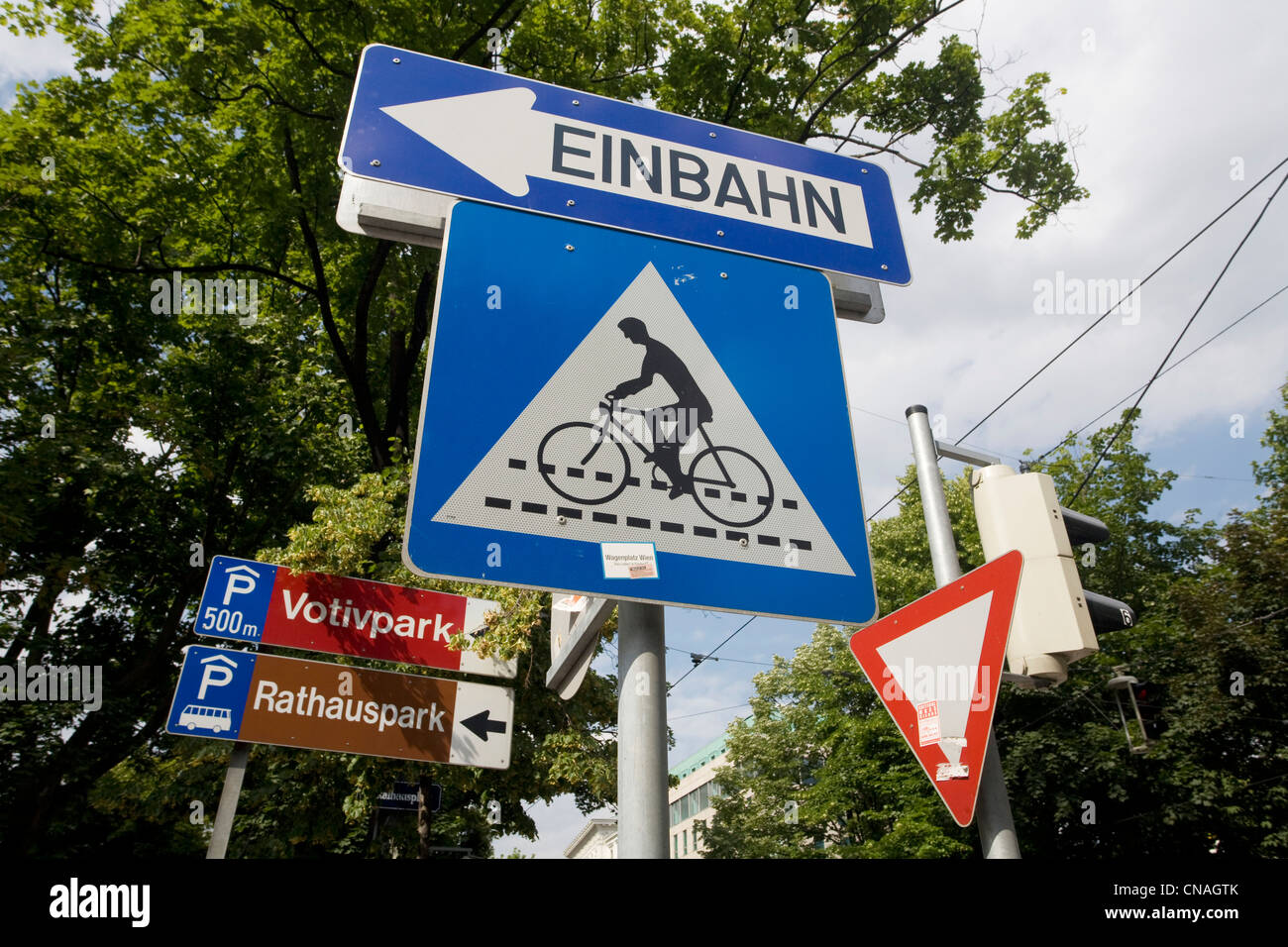 Austria, Vienna, sign for cyclist Stock Photo - Alamy