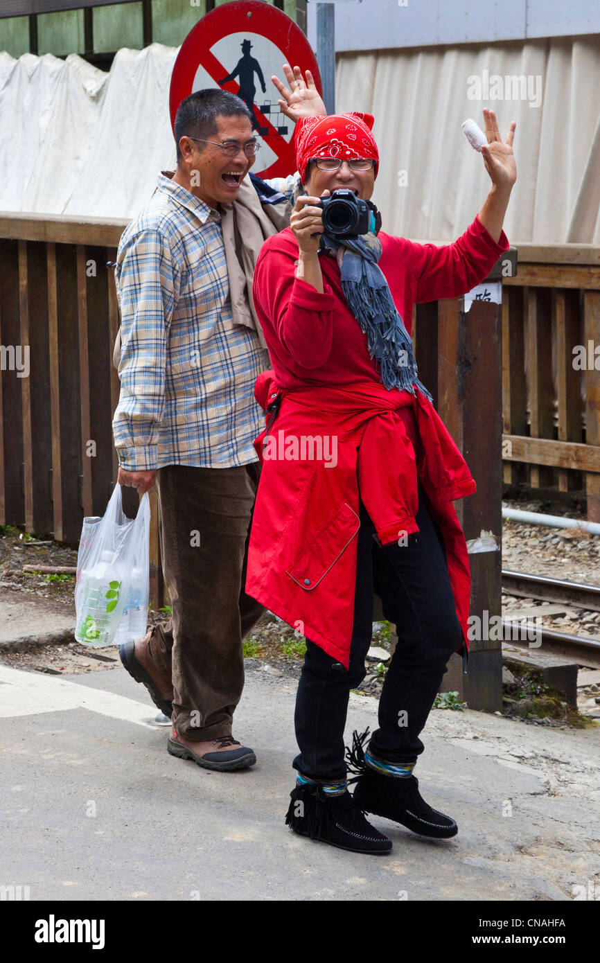 Chinese woman wave man hi-res stock photography and images - Alamy