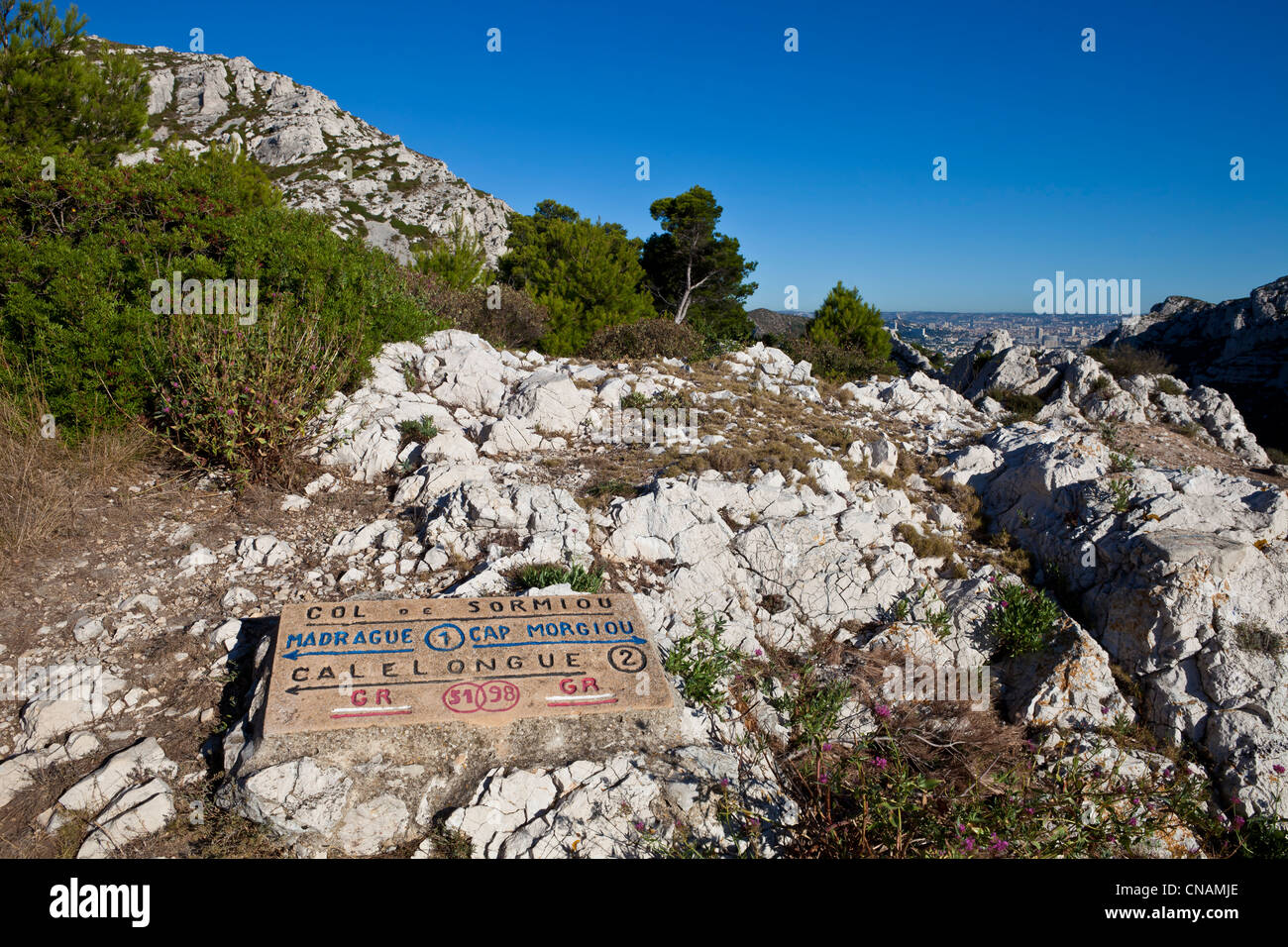 Creek rocky inlets hi-res stock photography and images - Alamy