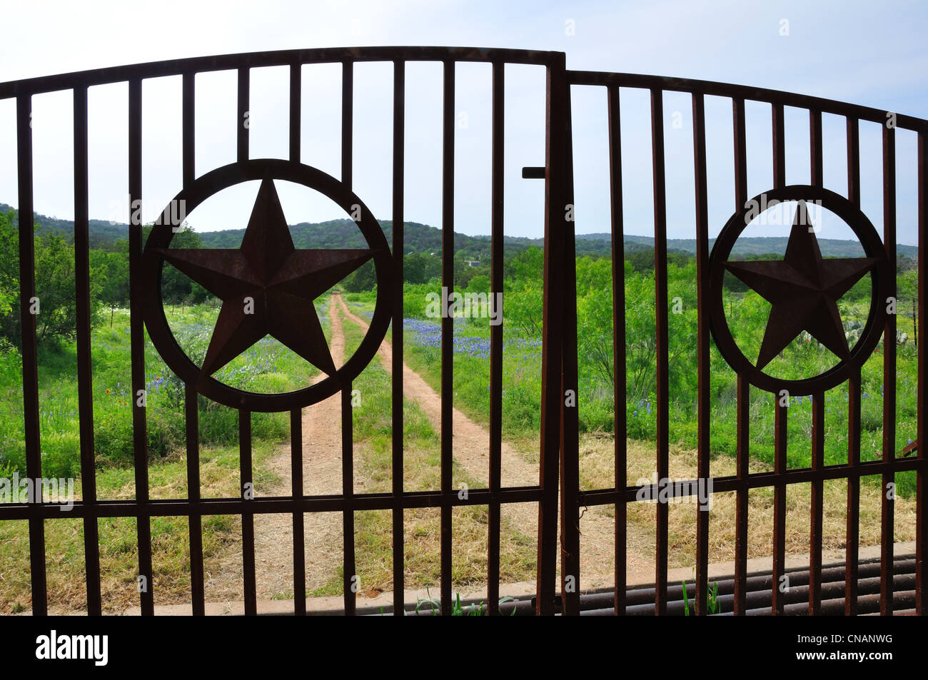 Texas gate rural road hi-res stock photography and images - Alamy