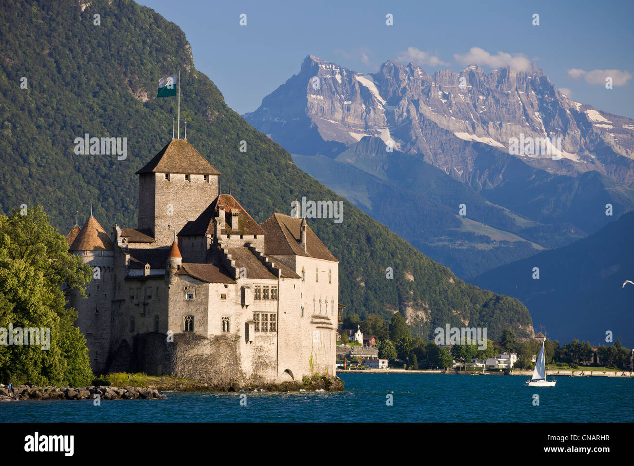 Suisse, Canton of Vaud, Lake Geneva, Veytaux, Chillon Castle at South ...