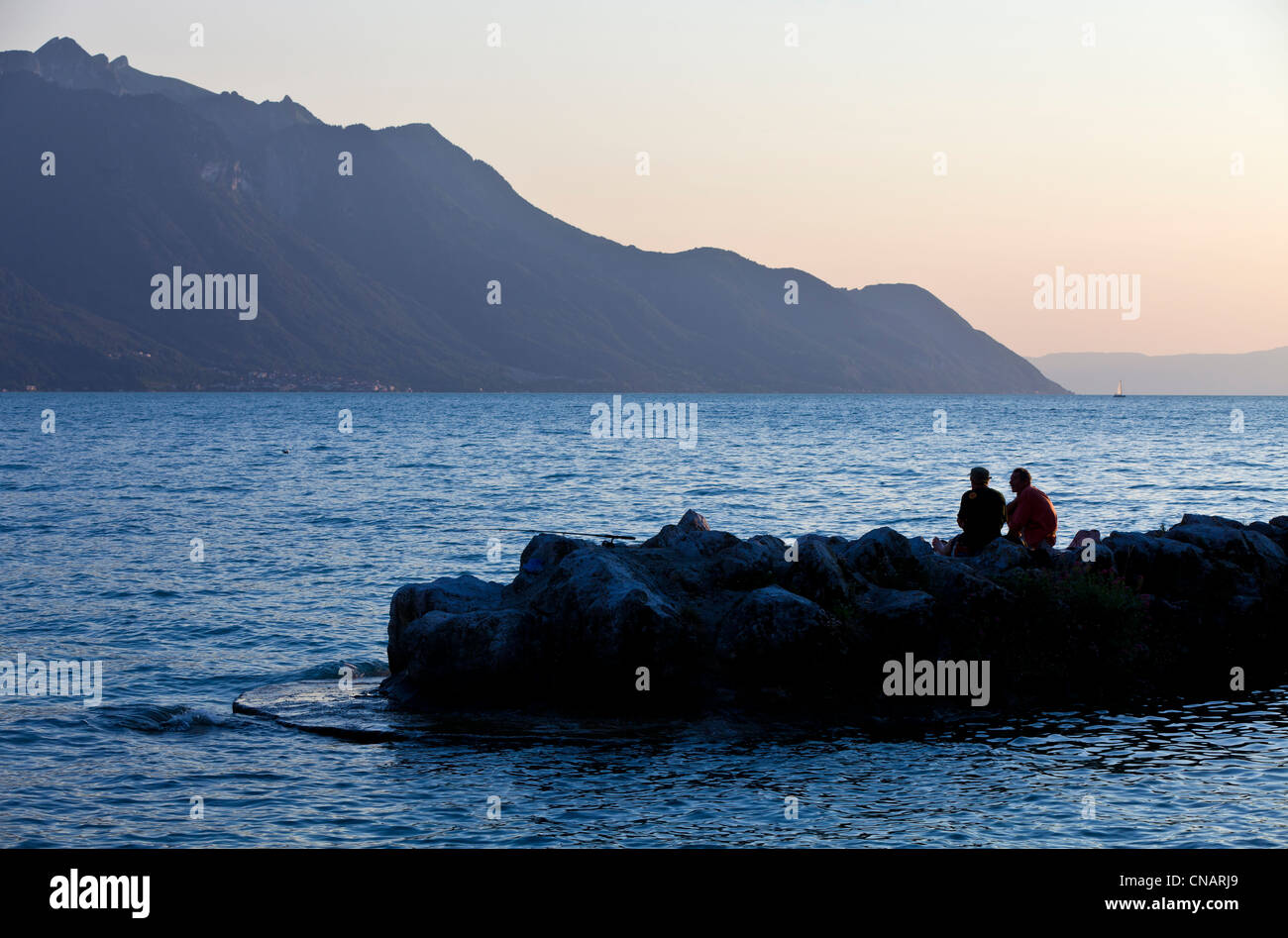 Suisse, Canton of Vaud, Lake Geneva, Veytaux, sunset from Chillon ...
