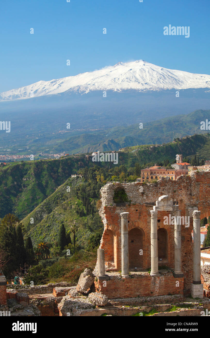 Taormina sicily mountain hi-res stock photography and images - Alamy