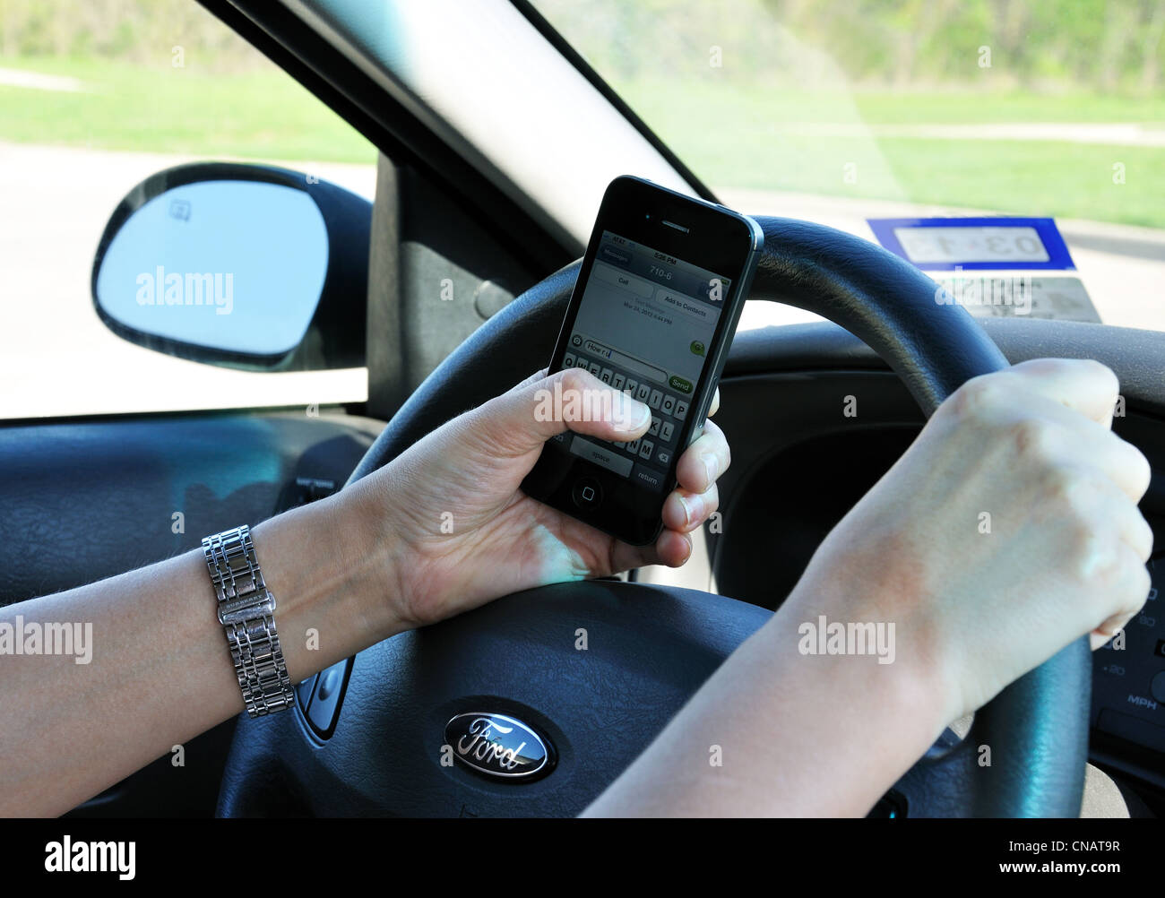 Texting driving accident hi-res stock photography and images - Alamy