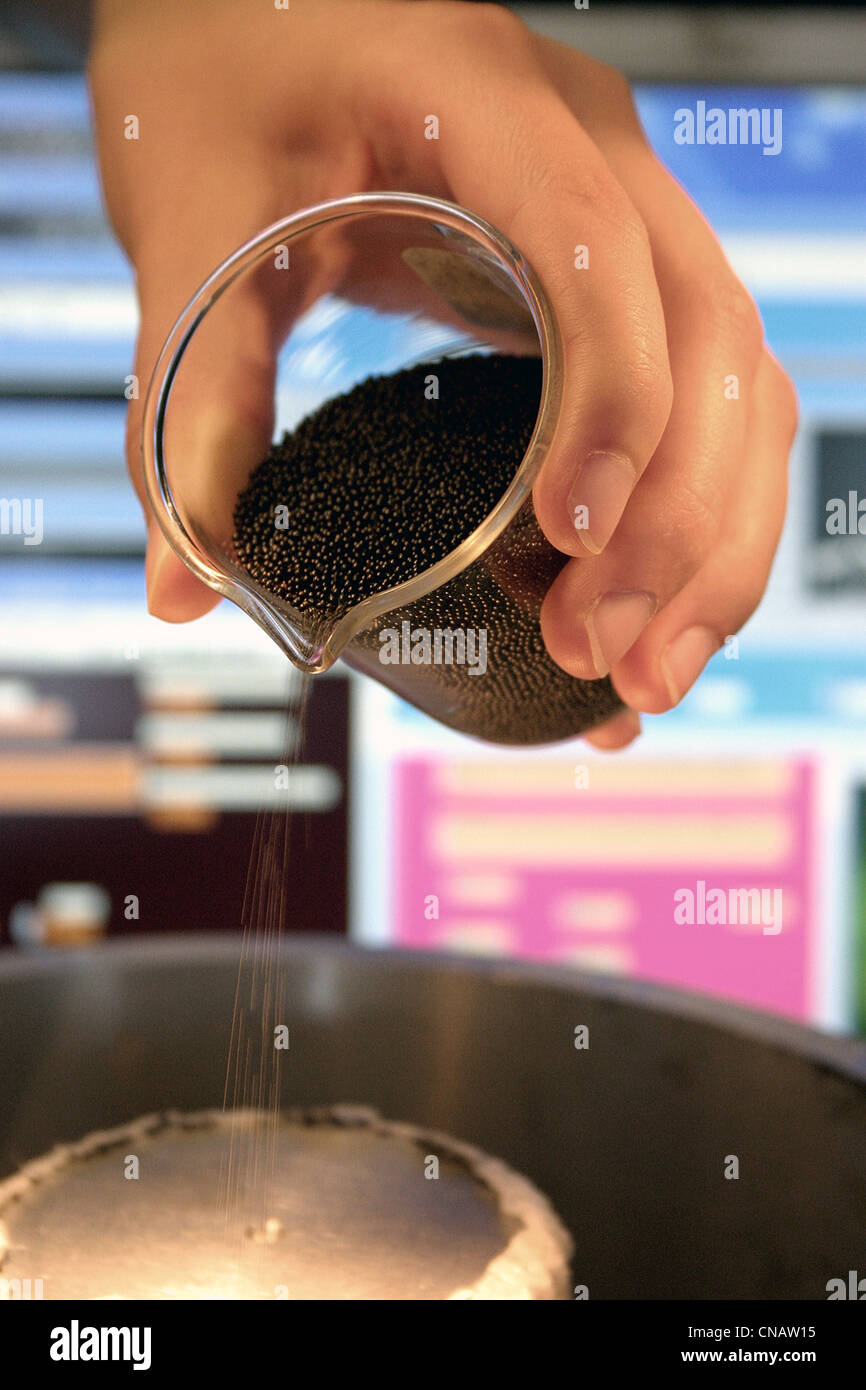 Physics lab hi-res stock photography and images - Alamy