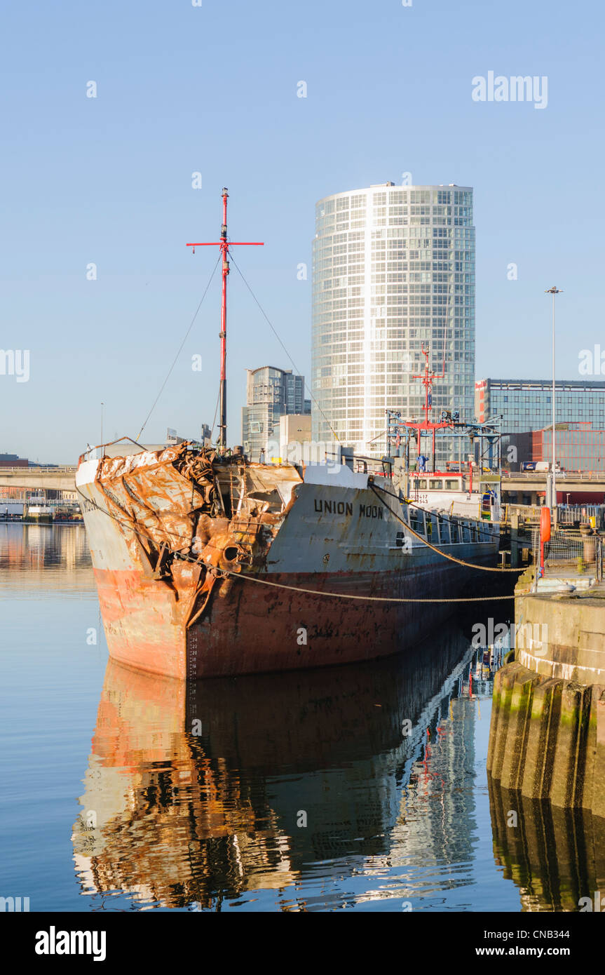 Drunk ship hi-res stock photography and images - Alamy