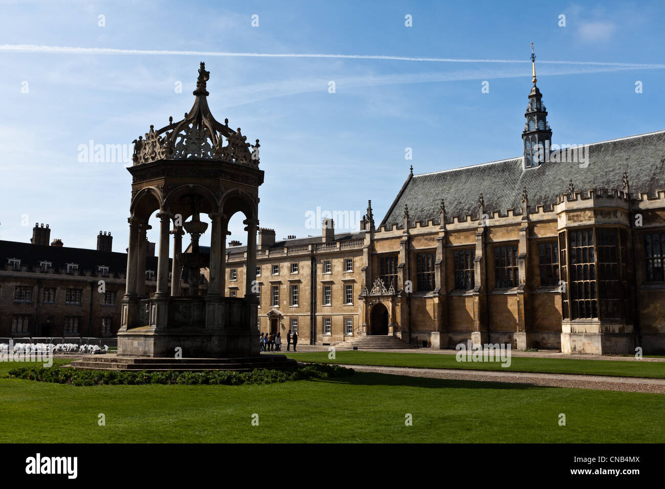 Cambridge university courtyard hi-res stock photography and images - Alamy