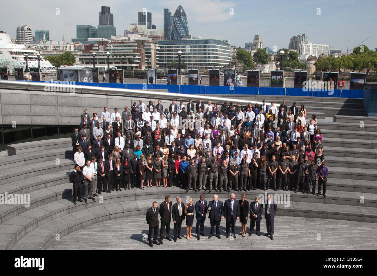 Apprentice Scheme with London Mayor Boris Johnson Stock Photo - Alamy