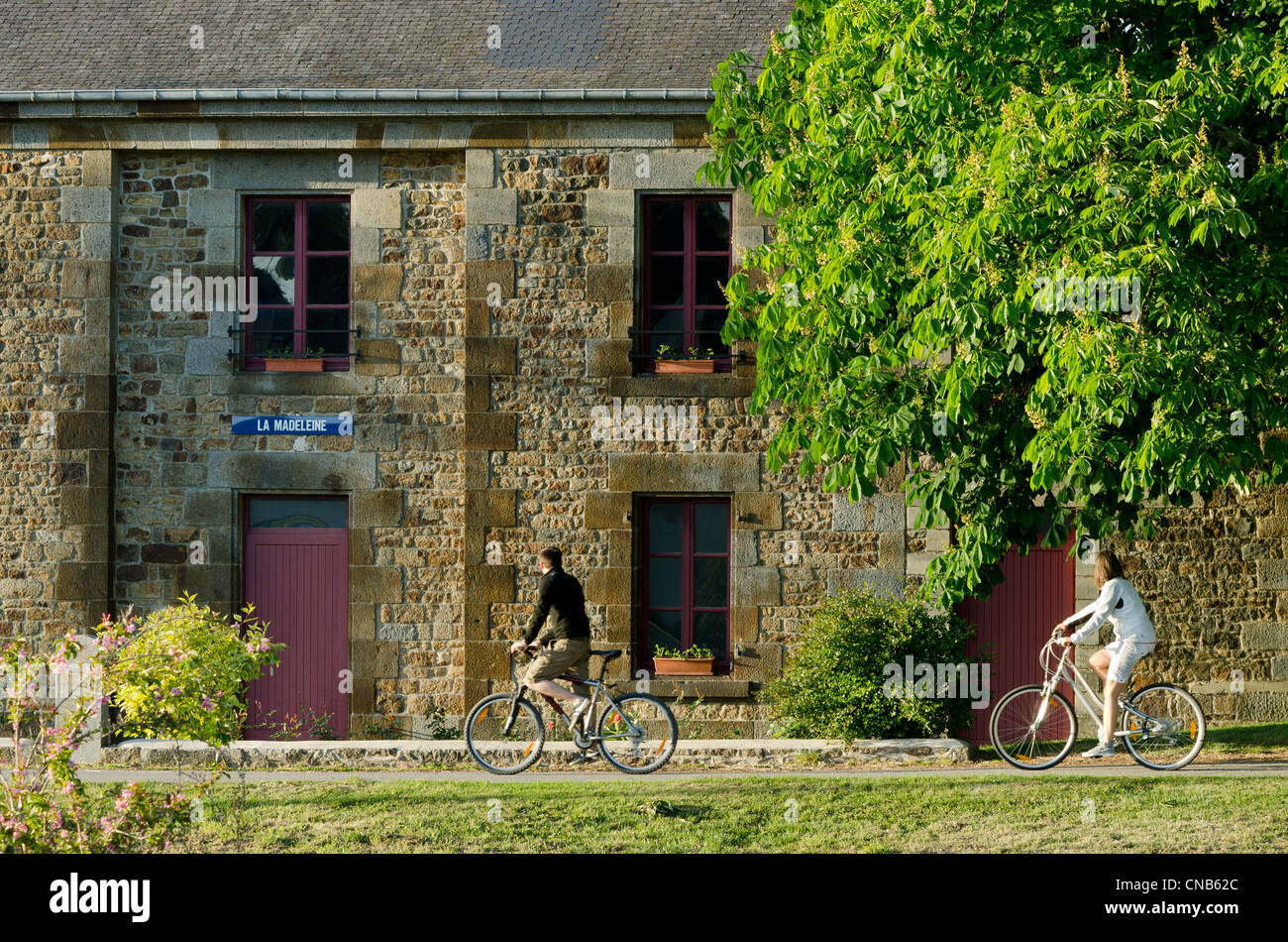 Brittany ille et rance canal hi-res stock photography and images - Alamy