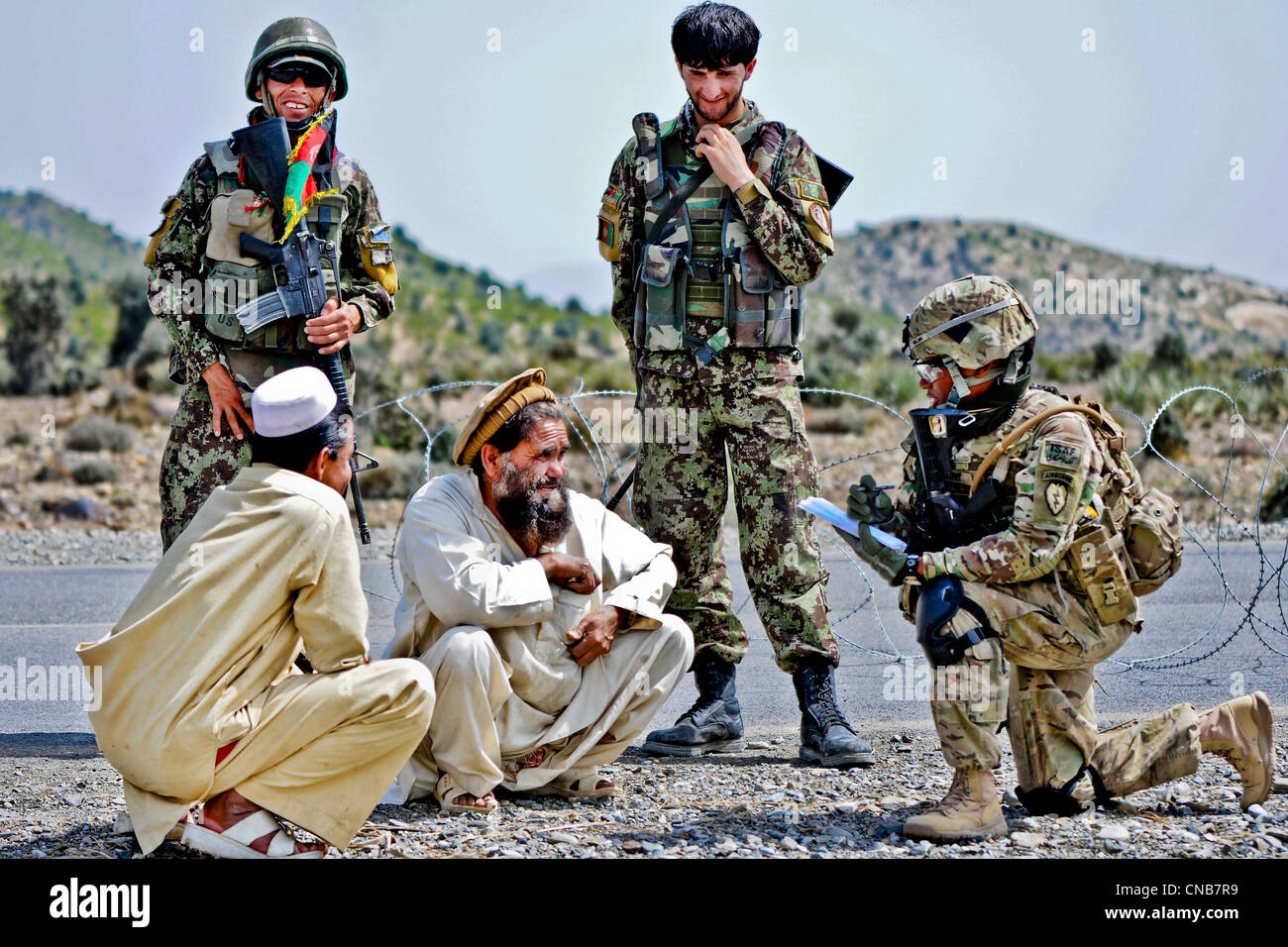 American soldiers passing through hi-res stock photography and images ...