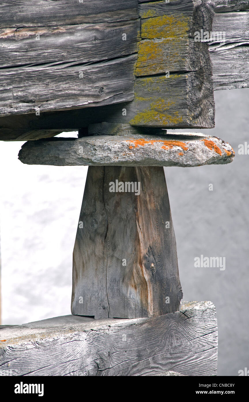 Old staddle stones hi-res stock photography and images - Alamy