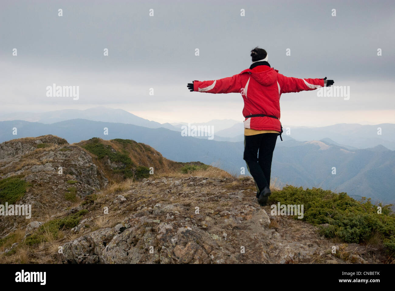 Arms spread wide hi-res stock photography and images - Alamy